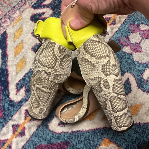 Zara | Shoes | Nwt Rare Zara Neon Yellow And Black Strap Snake Skin ...